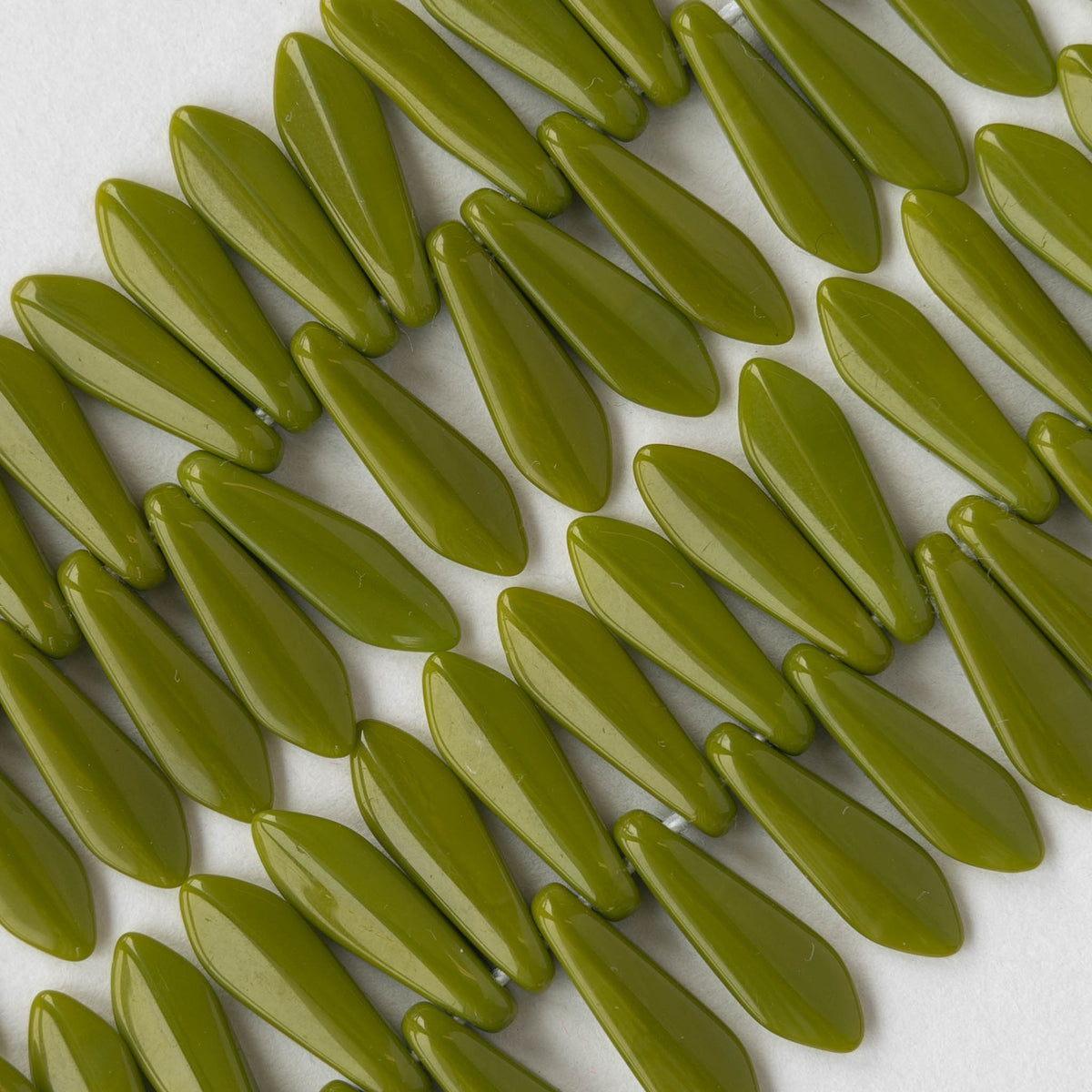 16mm Dagger Beads - Opaque Lime Green- 50 beads – funkyprettybeads