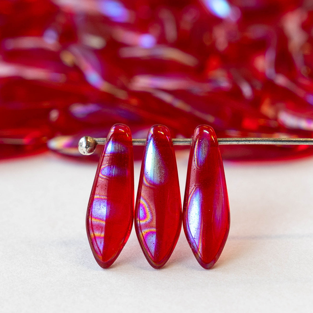 16mm Glass Dagger Beads - Transparent Red AB - 50 – funkyprettybeads