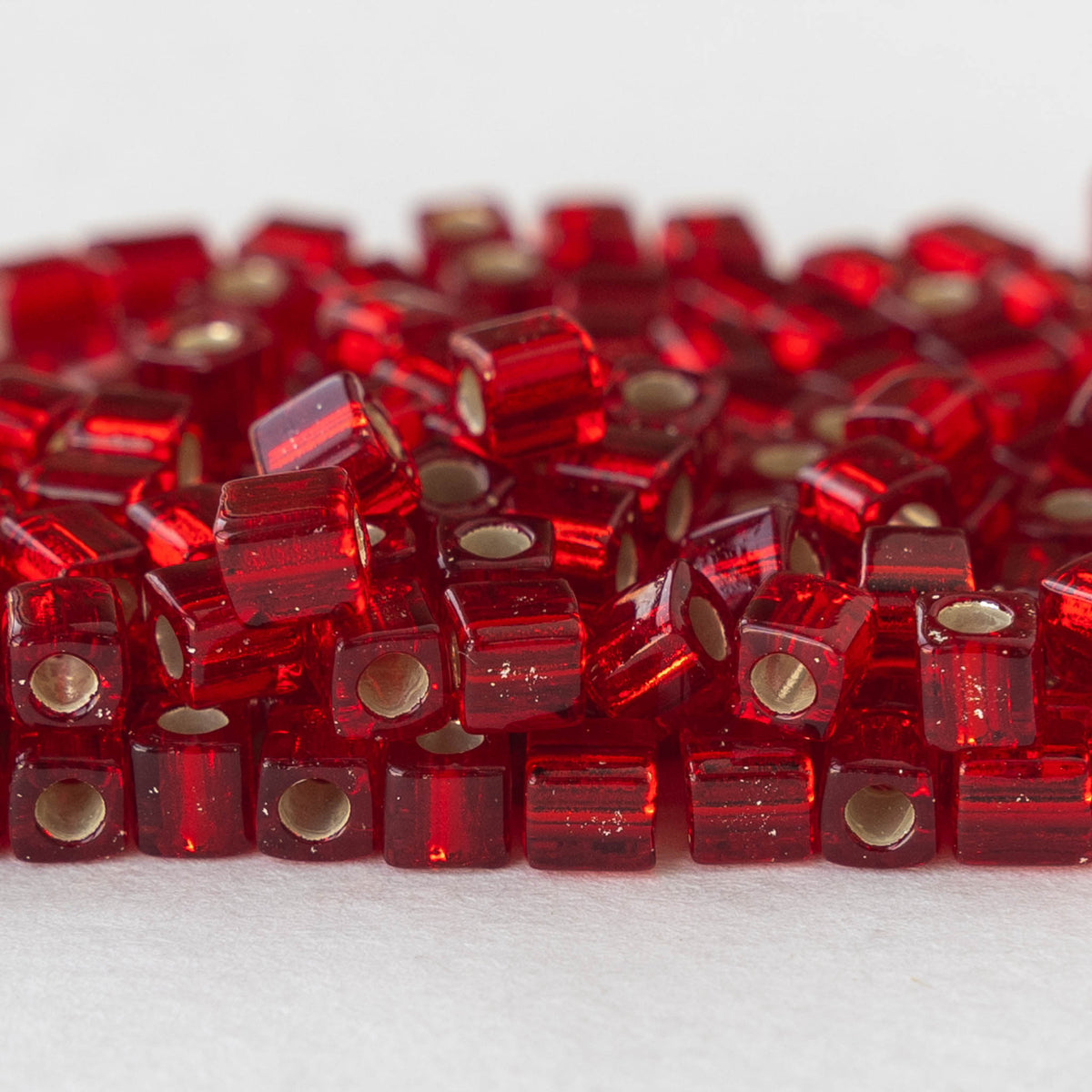 4mm Miyuki Cube Beads - Silver Lined Ruby Red - 20 grams – funkyprettybeads