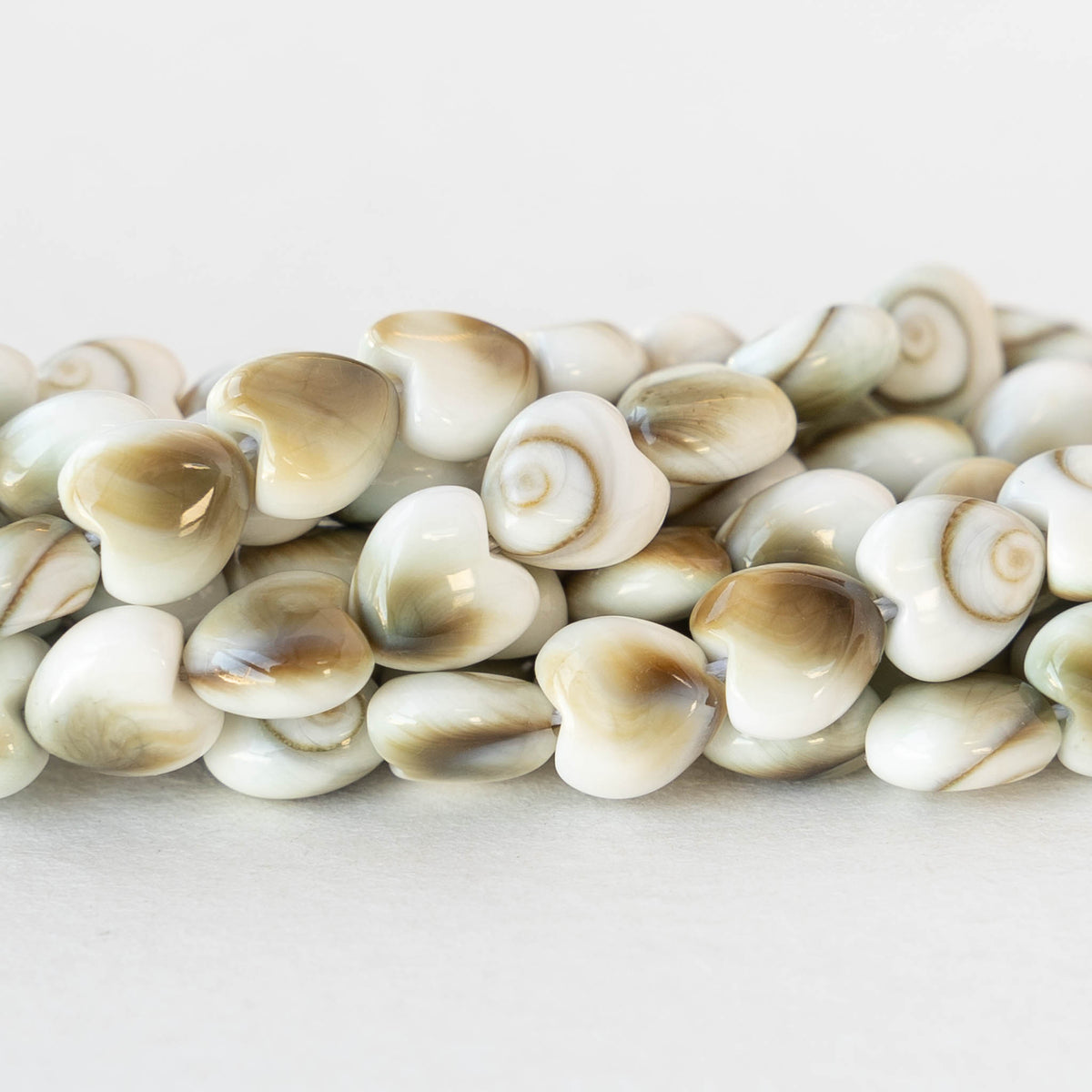 Tiny Shiva Shell Heart Beads - 10 or 30 beads – funkyprettybeads